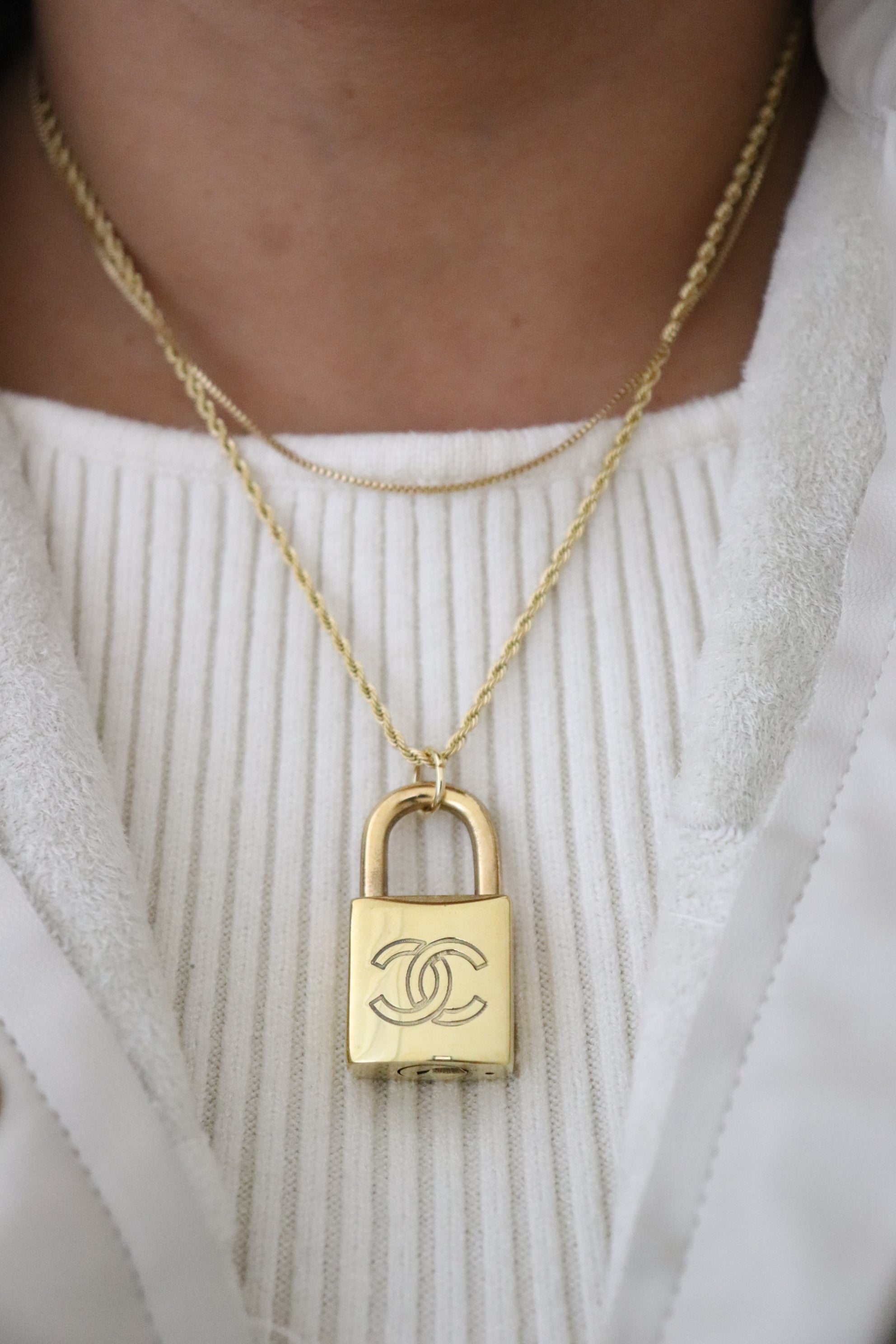 Chanel lock with key Shop Canela Vintage
